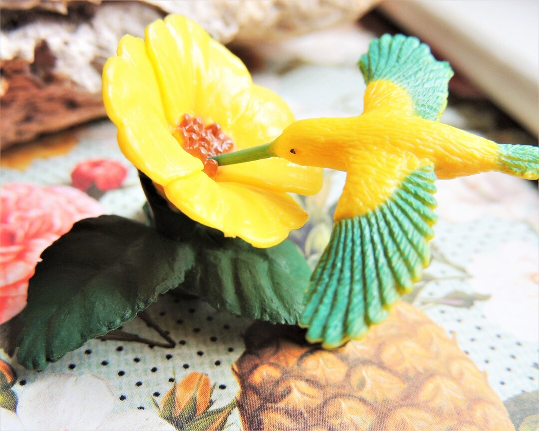 MINIATURE BIRD Animals Figures Figurine HUMMINGBIRD Dollhouse Fairy ...