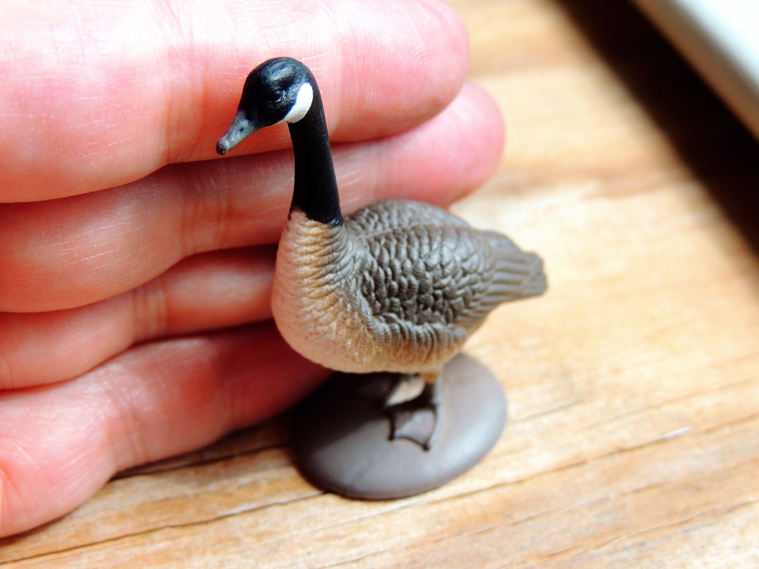 MINIATURE CANADA GOOSE Bird Animals Figure Figurine Dollhouse Diorama ...