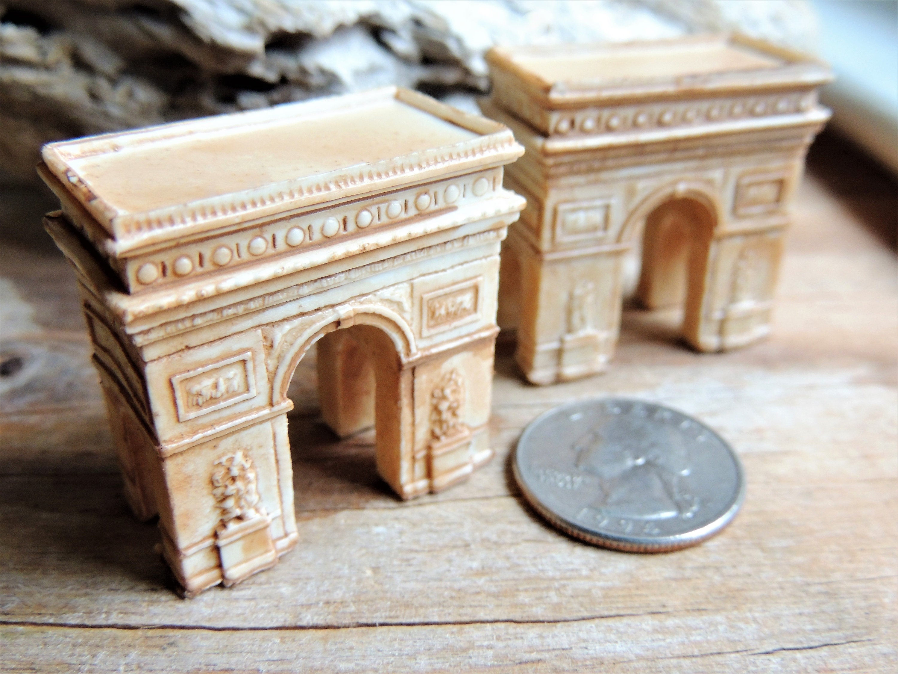 MINIATURE BUILDING Arch of Triumph Landmark Replica Plastic Figures ...