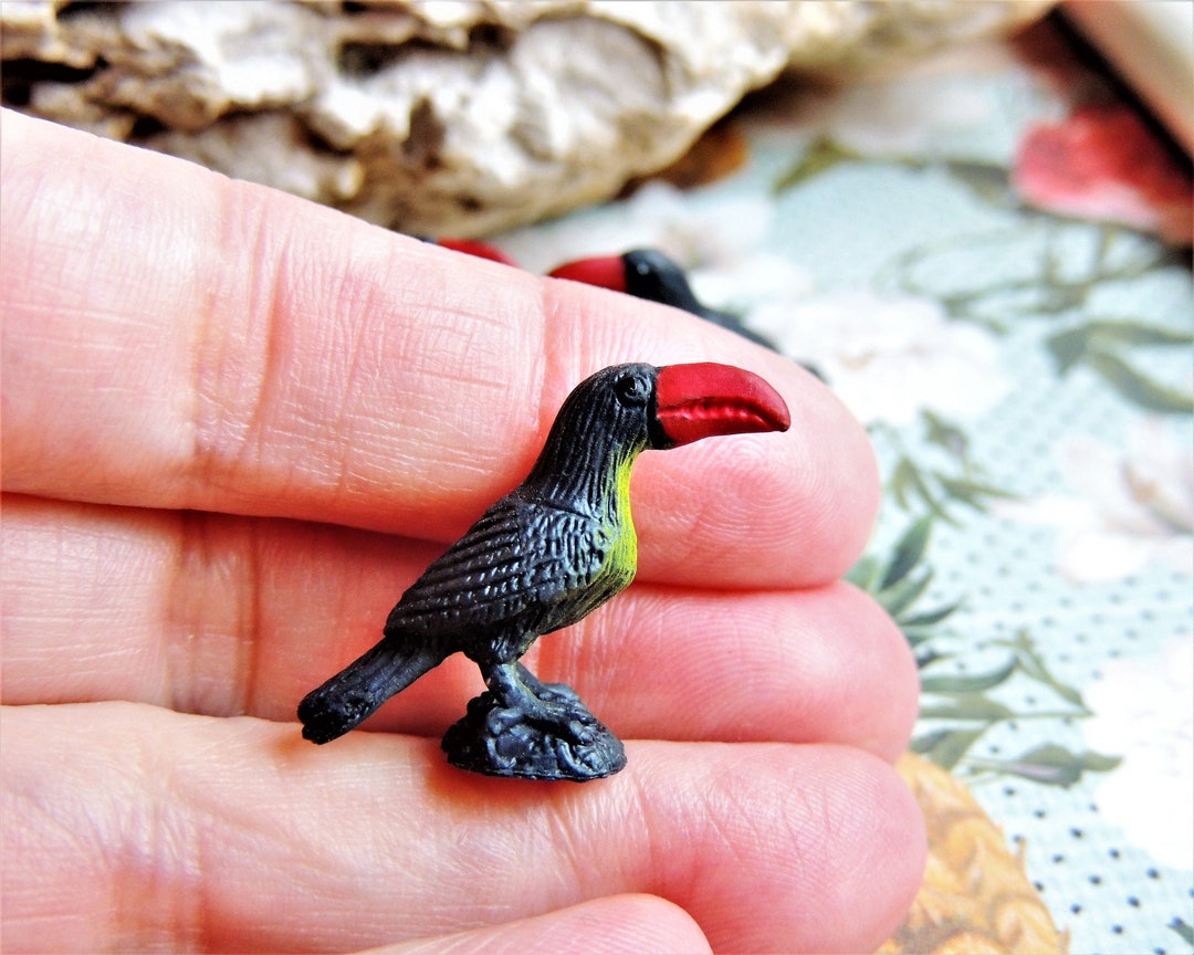 TOUCAN MINIATURE Bird Animals Figurines Dollhouse Birds Figures Fairy ...