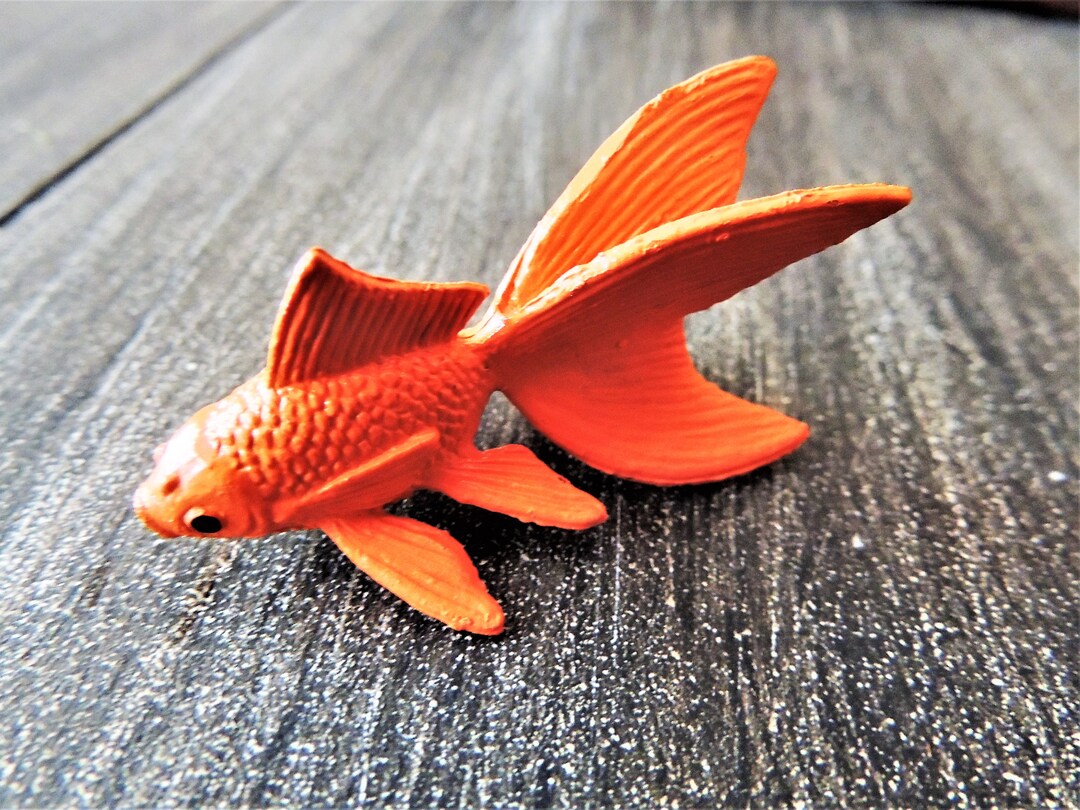 GOLDFISH MINIATURE ANIMAL Figurine Plastic Tiny Figures Figurines for ...