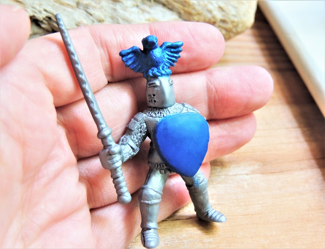 MINIATURE BLUE KNIGHT Plastic Figures Figurines Dollhouse Diorama ...