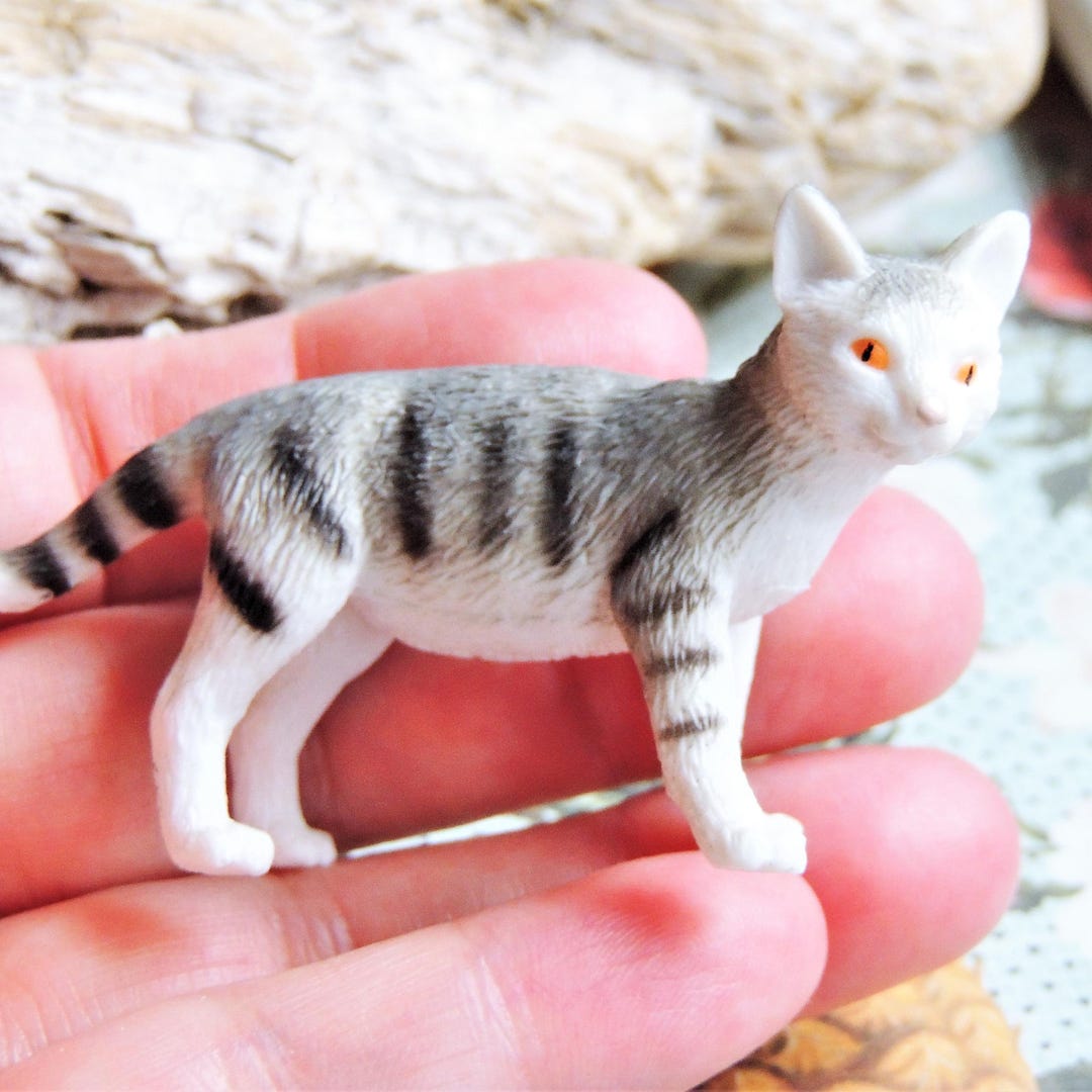 MINIATURE CAT FIGURINES Animal Mini Figure Gray Tabby Cats Kitten ...