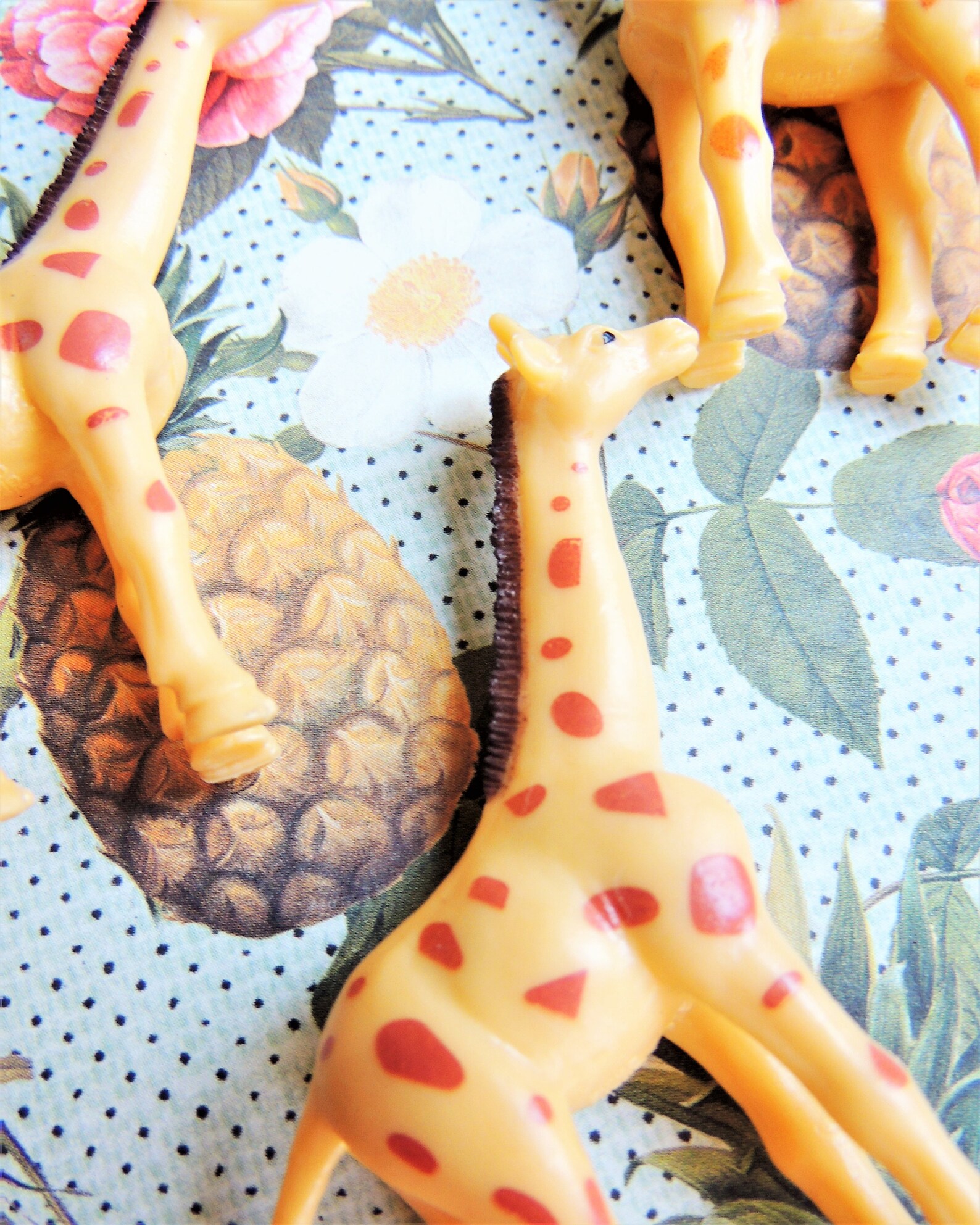 MINIATURE GIRAFFE Animal Figures Figurines Mini Fairy Gardens Dollhouse ...