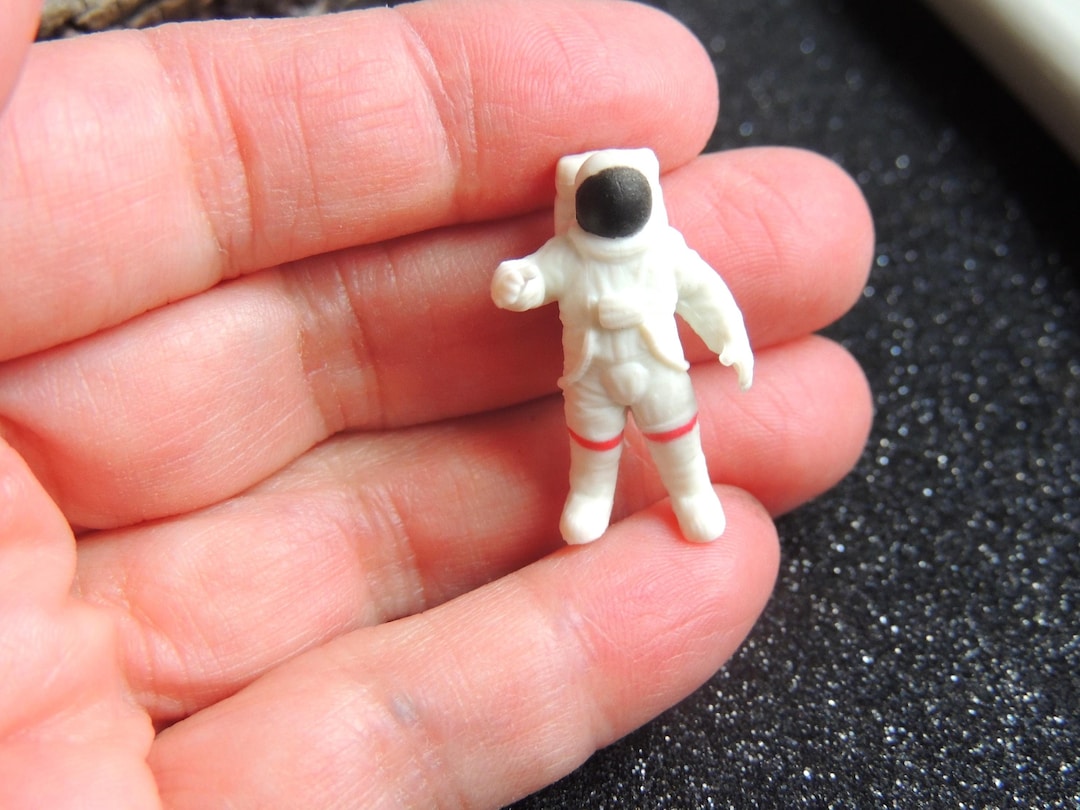 MINIATURE ASTRONAUT People Mini Figurines Figures Dollhouse Diorama ...