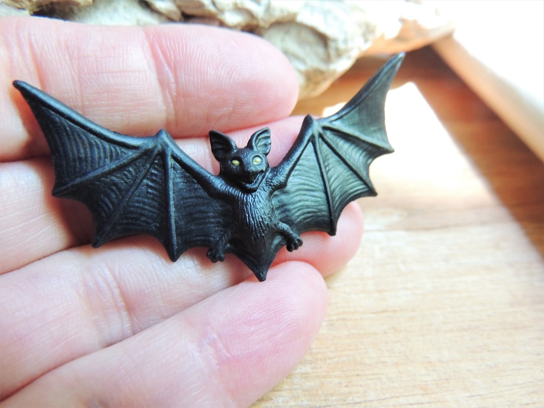 BAT MINIATURE BATS Halloween Animal Figurine Mini Figures Dollhouse ...
