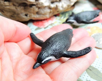 MINIATURE ADELIE PENGUIN Animal Figurine Mini Figures Diorama Terrarium ...