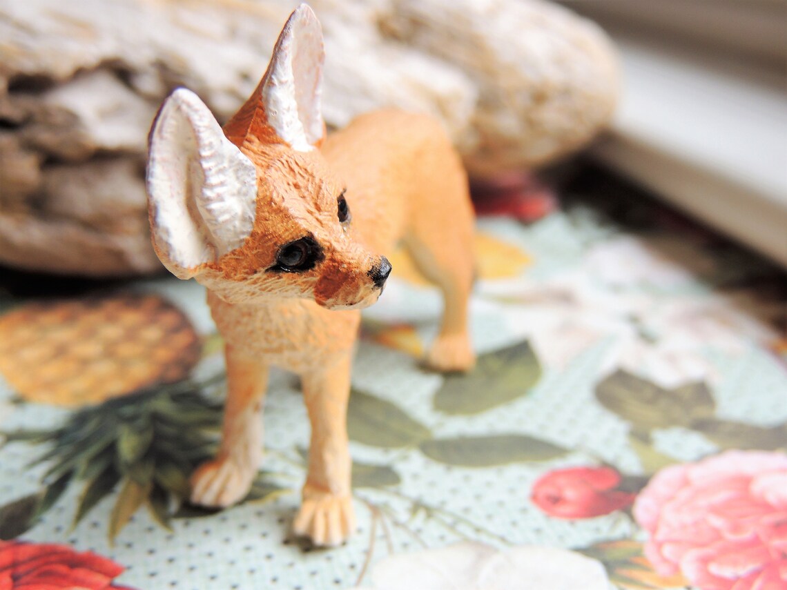 Large MINIATURE FENNEC FOX Animals Figure Figurine Diorama Dollhouse ...
