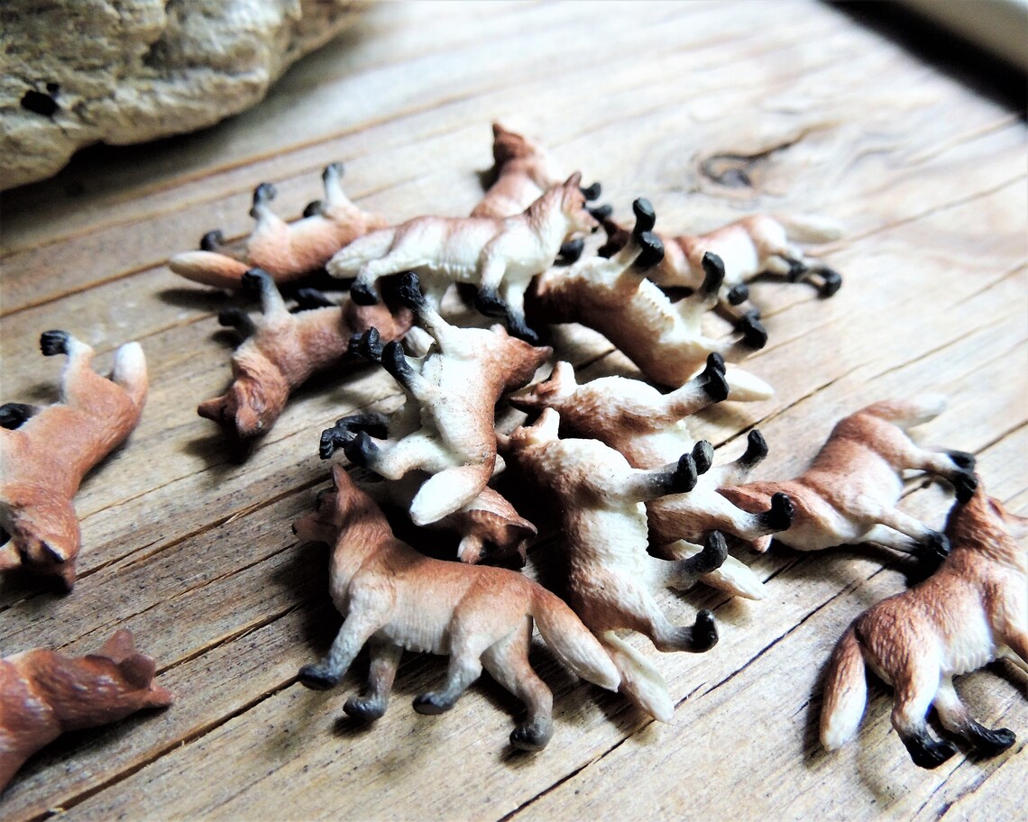 MINIATURE ANIMALS: FOXES Fox Tiny Cute Micro Mini Figurine - Etsy