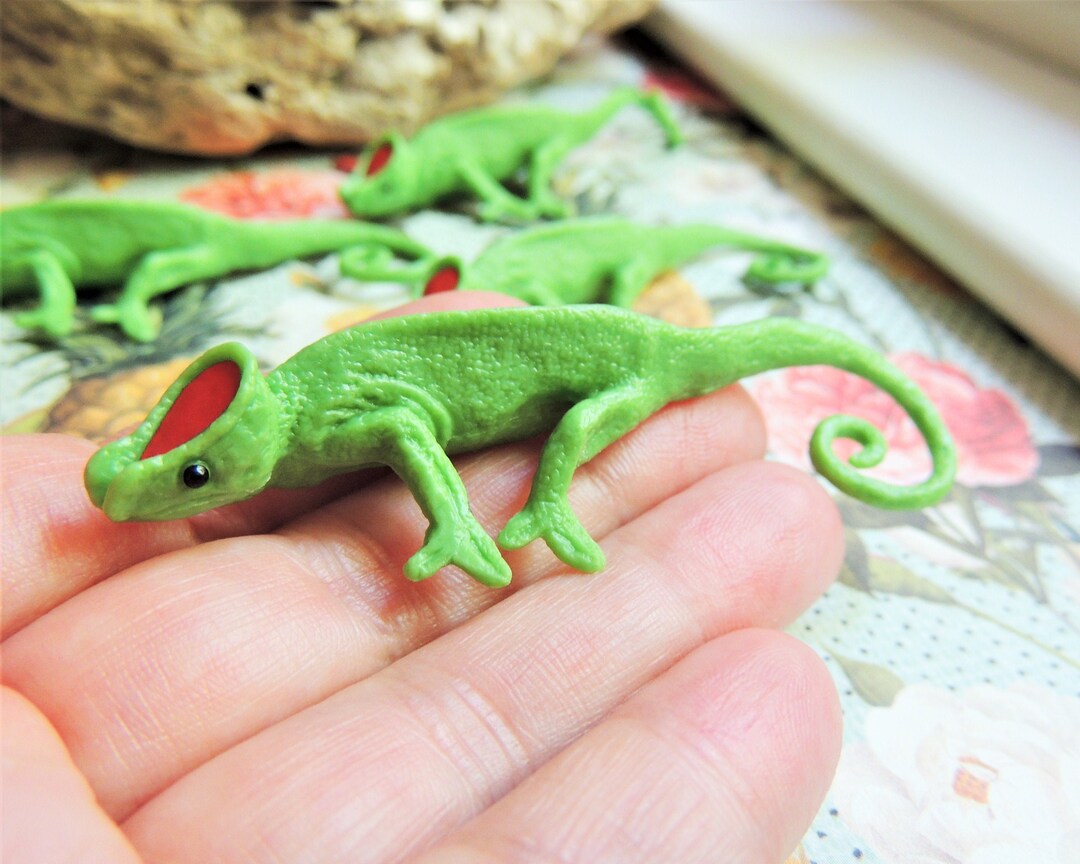 MINIATURE CHAMELEON Animal Figure Figurine Lizard Fairy Gardens ...
