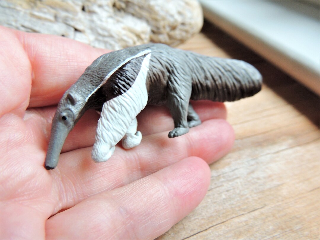 MINIATURE GIANT ANTEATER Animals Figures Figurines Dollhouse Diorama ...