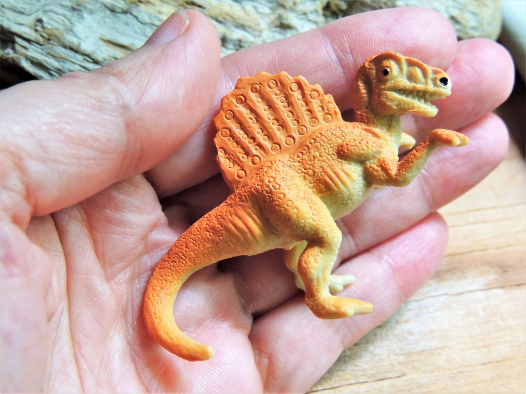 DINOSAUR MINIATURE Spinosaurus Figure Figurine Fairy Garden Dollhouse ...
