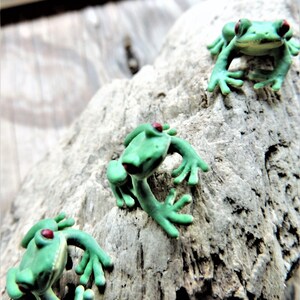 Set of MINIATURE FROG Animal Figurines Figure Tree Frogs Dollhouse ...