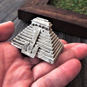 MINIATURE BUILDING Pyramid Maya House Plastic Figures Figurines ...