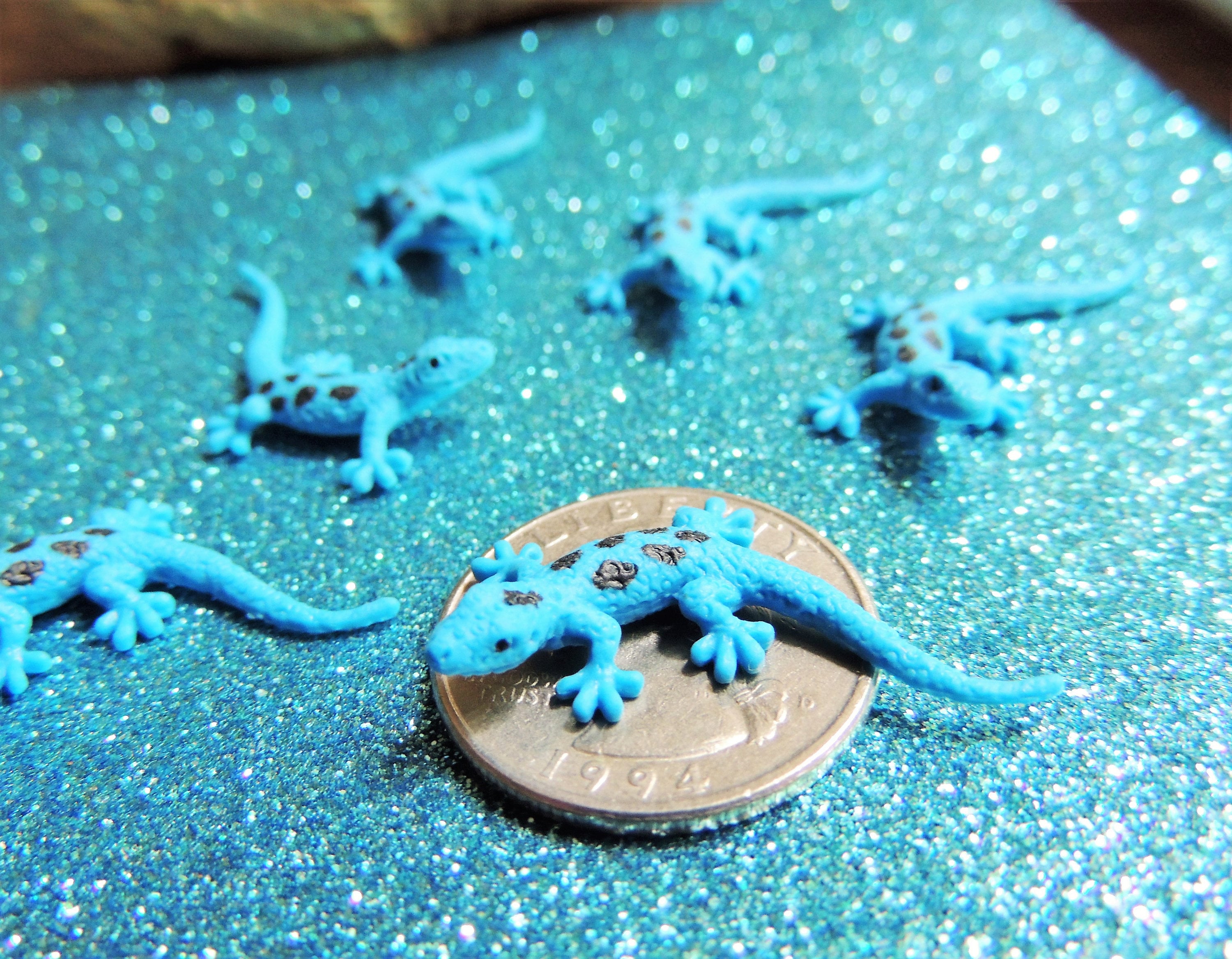 Tiny GECKO MINIATURE Animal Figures Figurines Lizard Reptile Dollhouse ...