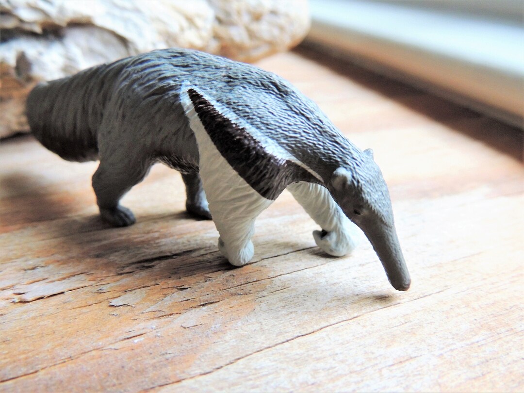 MINIATURE GIANT ANTEATER Animals Figures Figurines Dollhouse Diorama ...