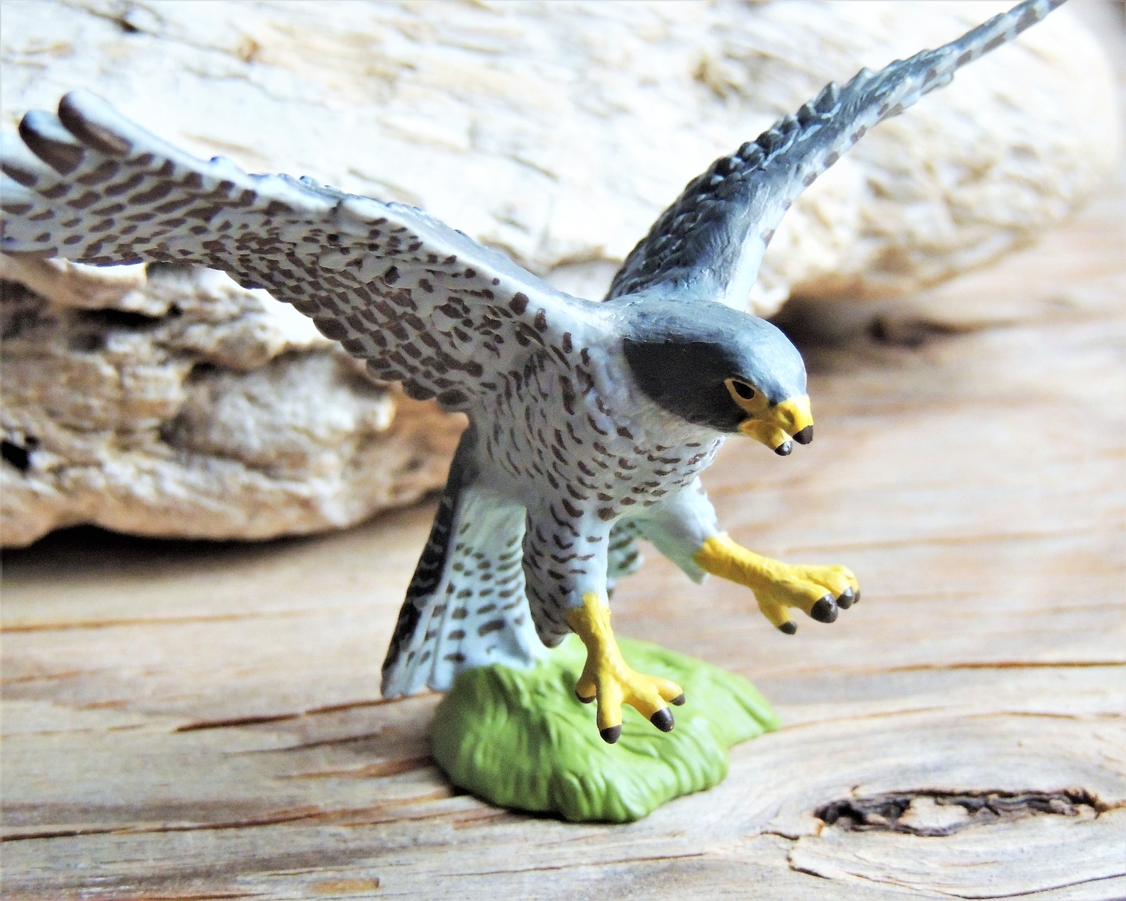 Large MINIATURE FALCON Bird Animals Figure Figurine Dollhouse - Etsy