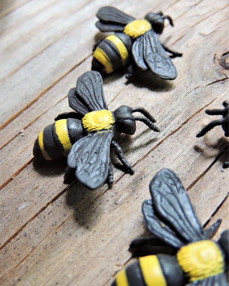 Set of Tiny MINIATURE Bumble Bees Insect Animal Mini Figures Dollhouse ...