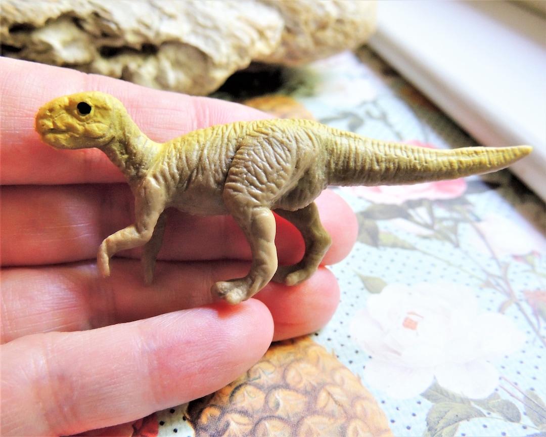 MINIATURE DINOSAUR Psittacosaurus Animal Figures Figurine Fairy Gardens ...