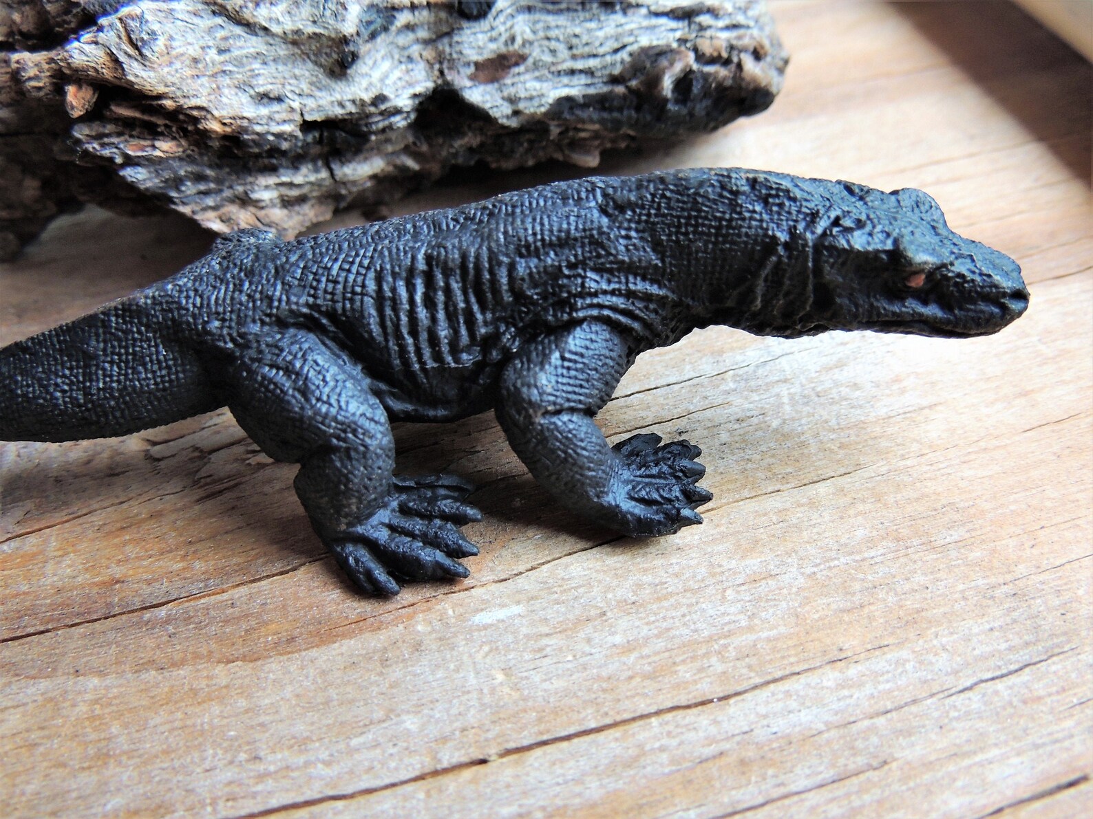 Miniature KOMODO DRAGON Animals Figure Figurine Dollhouse - Etsy
