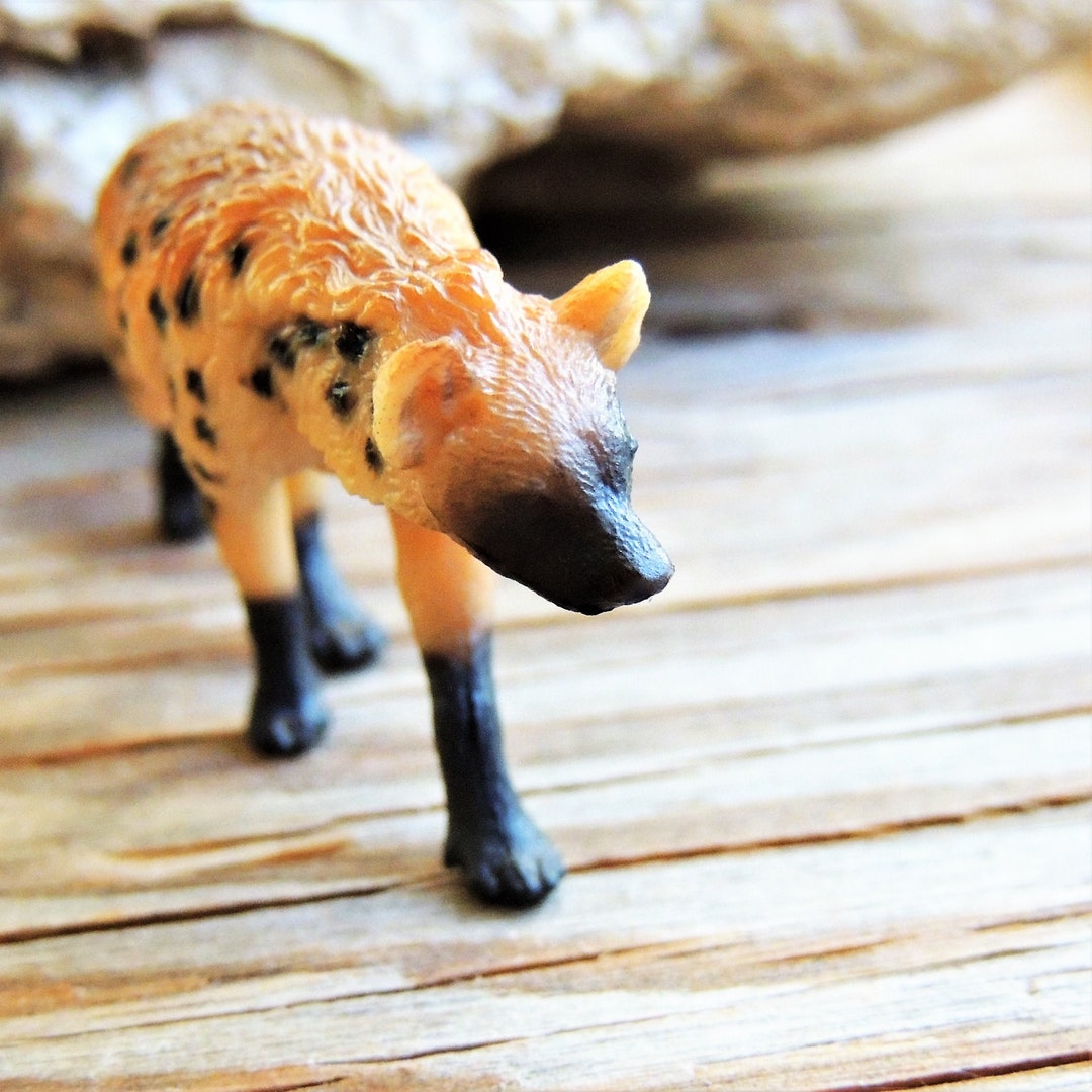 MINIATURE SPOTTED HYENA Animal Figurines Figures Fairy Garden Dollhouse ...