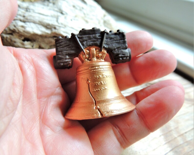 MINIATURE LIBERTY BELL Figures Figurine Diorama Terrarium Supplies ...