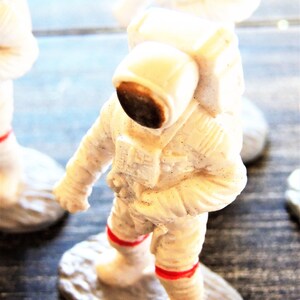 MINIATURE ASTRONAUT With Jetpack Space Figures Figurines Fairy Gardens ...
