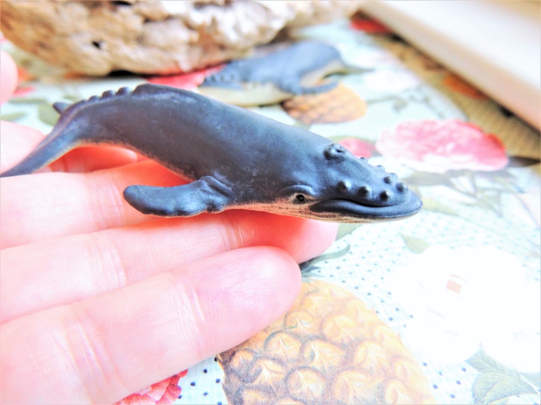 MINIATURE HUMPBACK WHALE Animals Figures Figurines Dollhouse Diorama ...