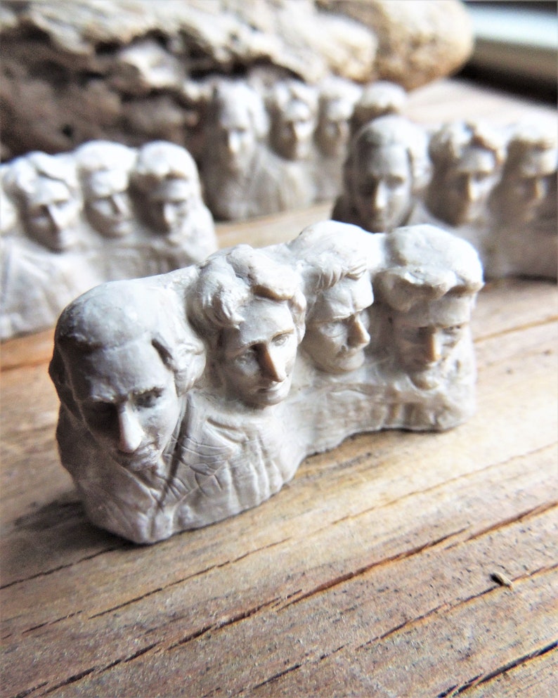 Miniature MOUNT RUSHMORE Figurine Mini Figure Landmark Replica | Etsy