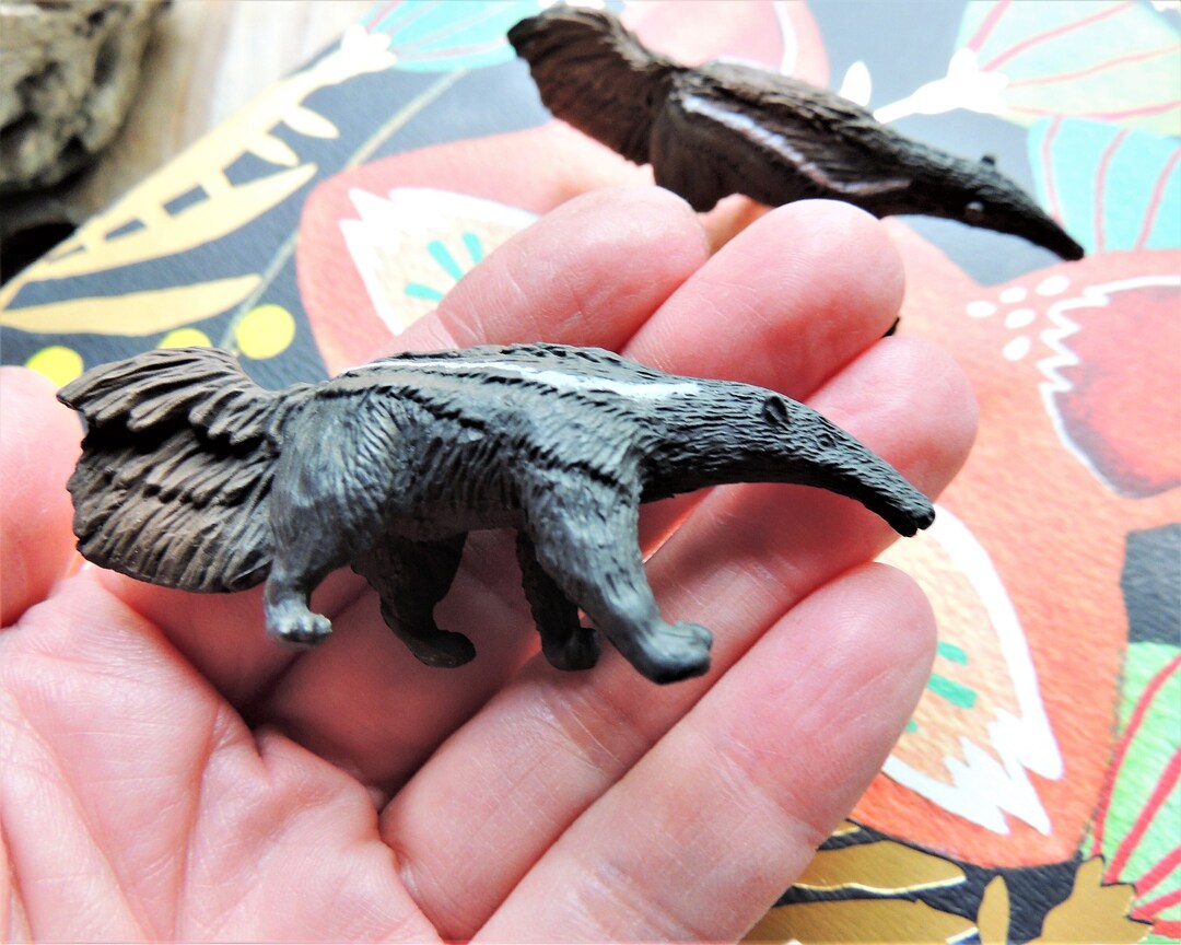 ANTEATER MINIATURE ANIMALS Plastic Animal Figure Figurines Doll House ...