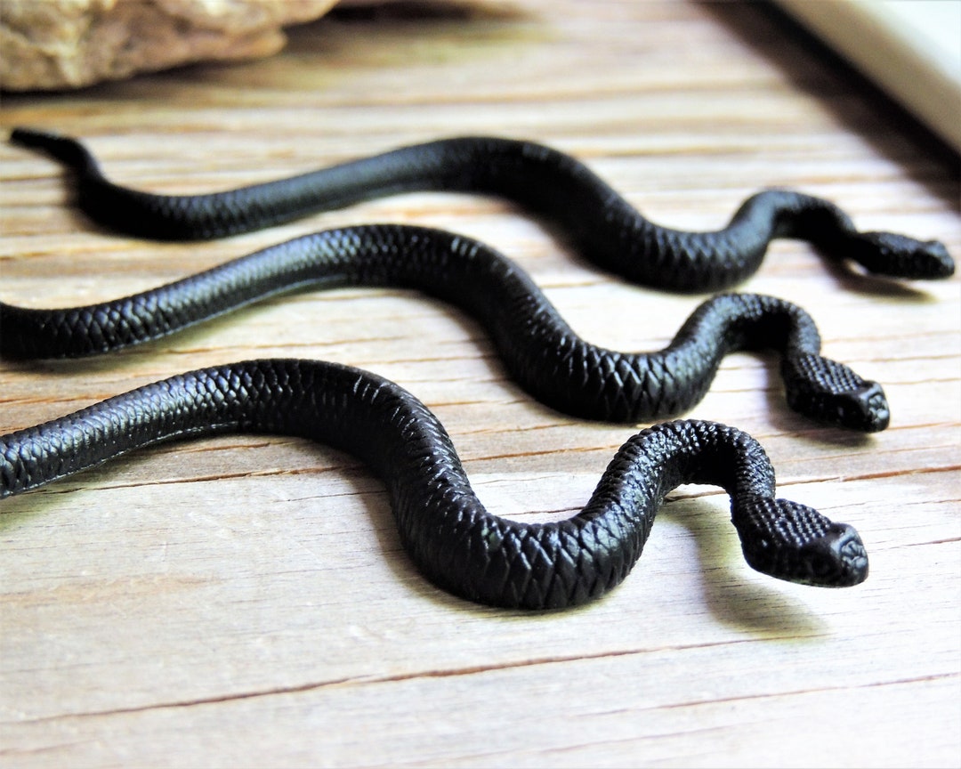 MINIATURE ANIMALS Black SNAKE Figurines Figure Boa Viper Python Mamba ...