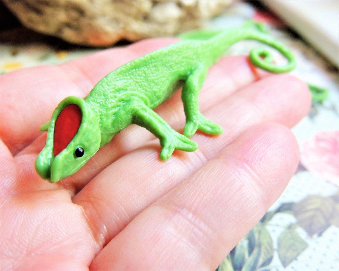 MINIATURE CHAMELEON Animal Figure Figurine Lizard Fairy Gardens ...