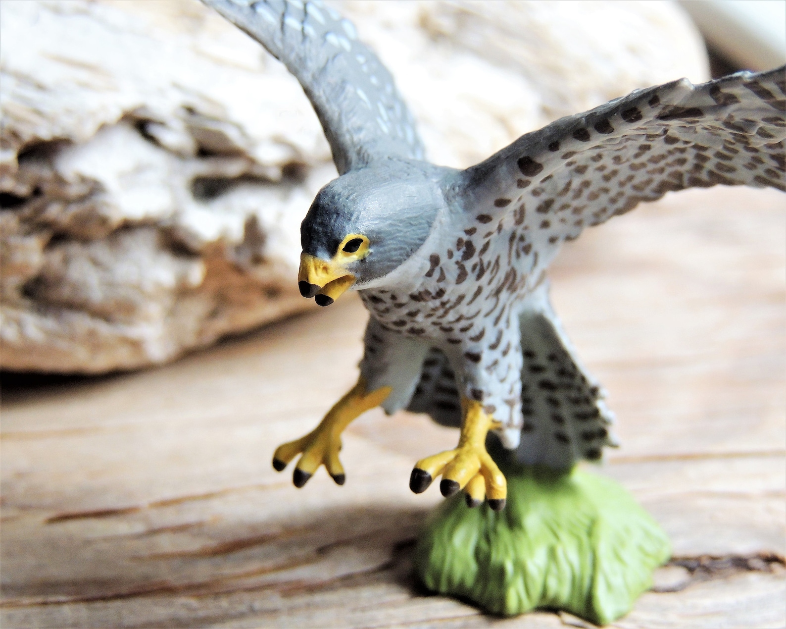 Large MINIATURE FALCON Bird Animals Figure Figurine Dollhouse - Etsy