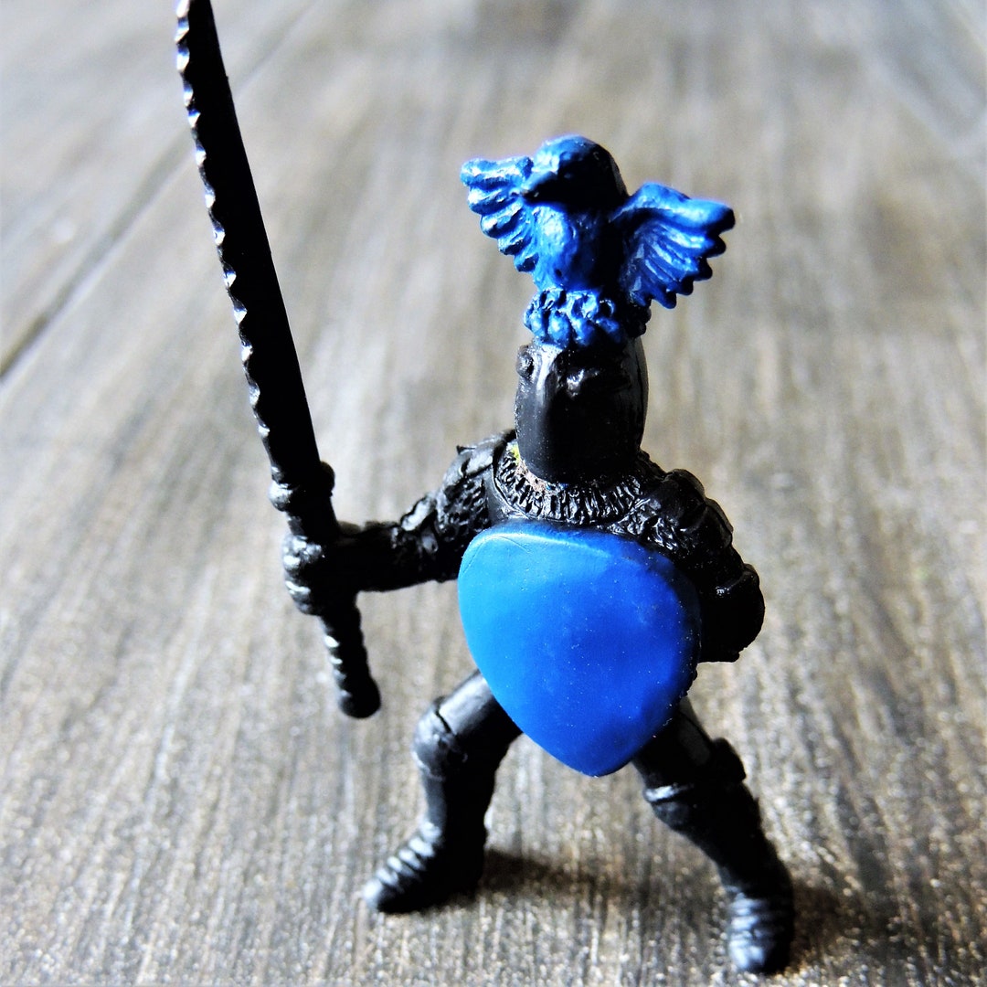 MINIATURE BLUE KNIGHT Sword Plastic Figures Figurines Dollhouse Diorama ...