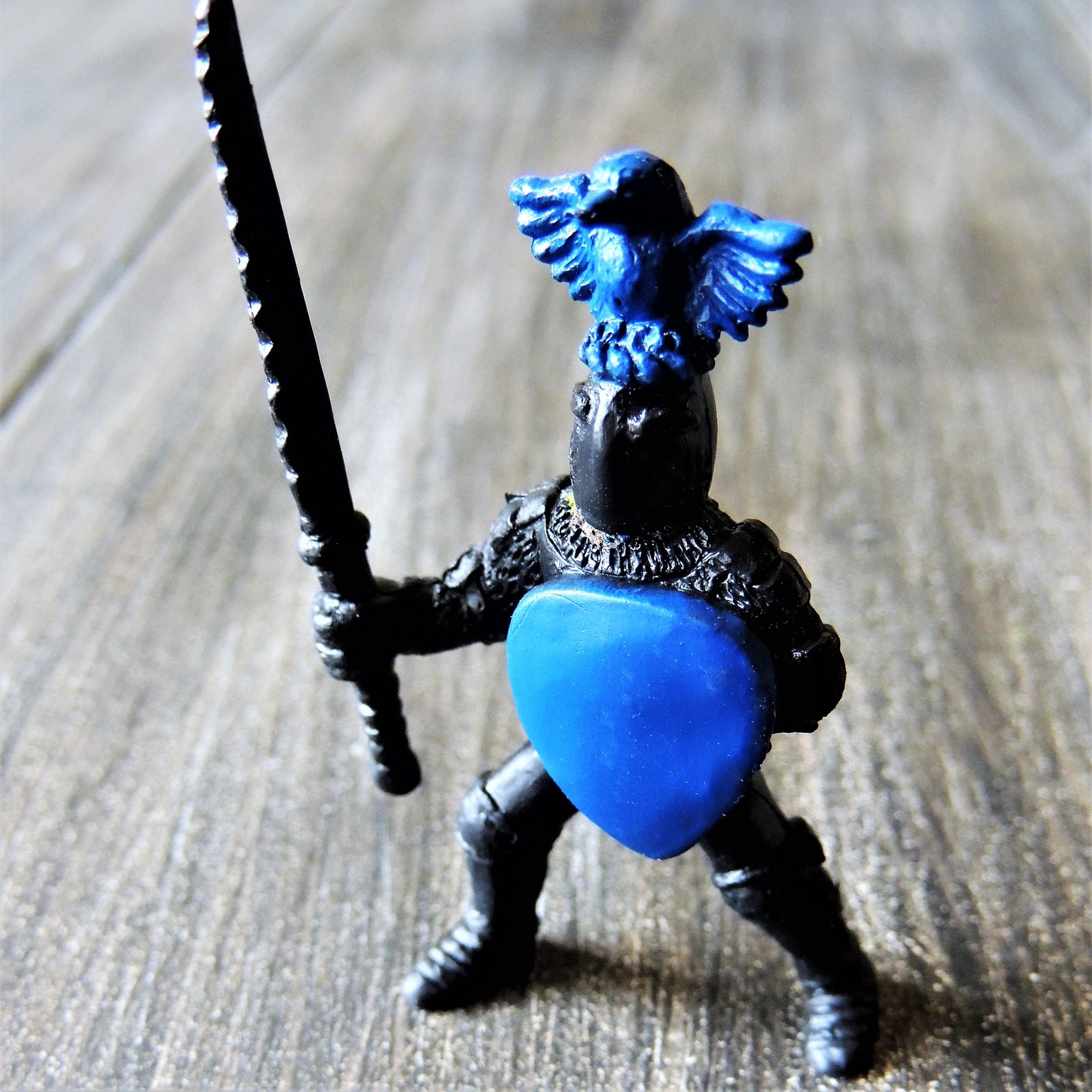 MINIATURE BLUE KNIGHT Sword Plastic Figures Figurines Dollhouse Diorama ...