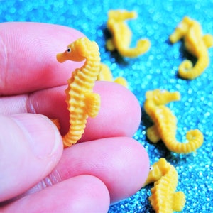 SEAHORSE MINIATURE Sea Life Animals Sea Horse Figurine Figures ...