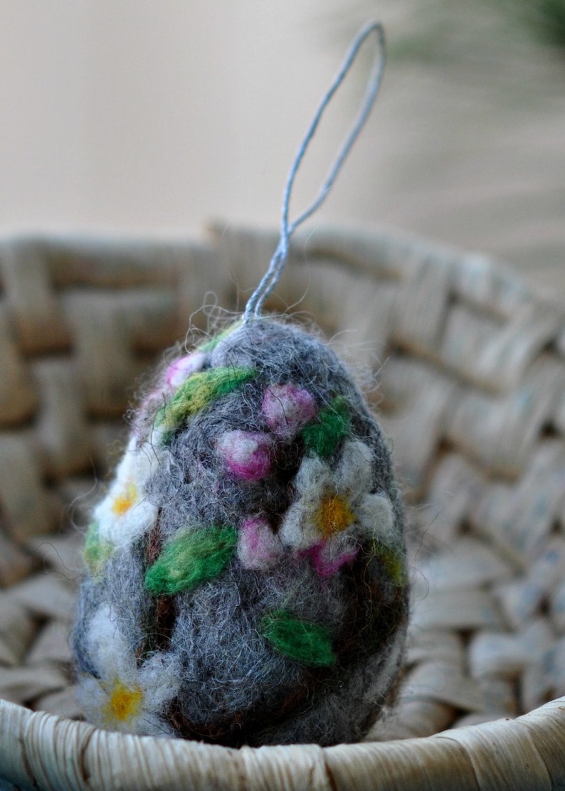 Needle Felted Easter Eggs. Spring Bird on Apple Tree Flowers. - Etsy
