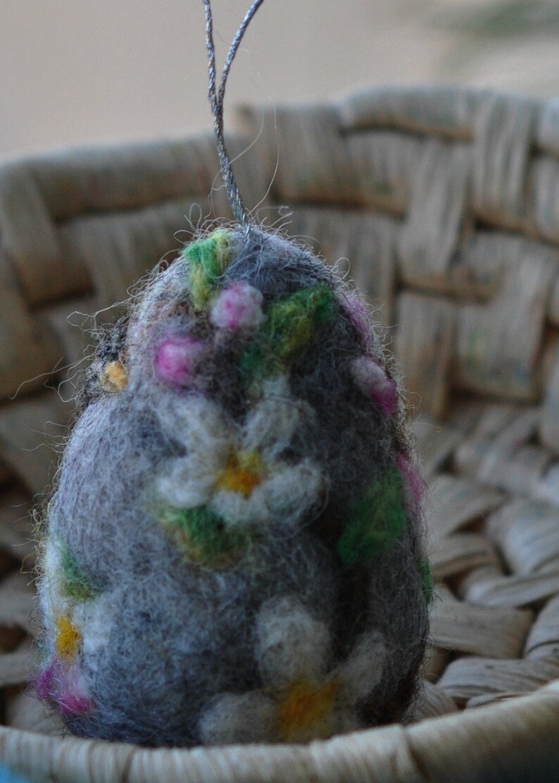 Needle Felted Easter Eggs. Spring Bird on Apple Tree Flowers. - Etsy