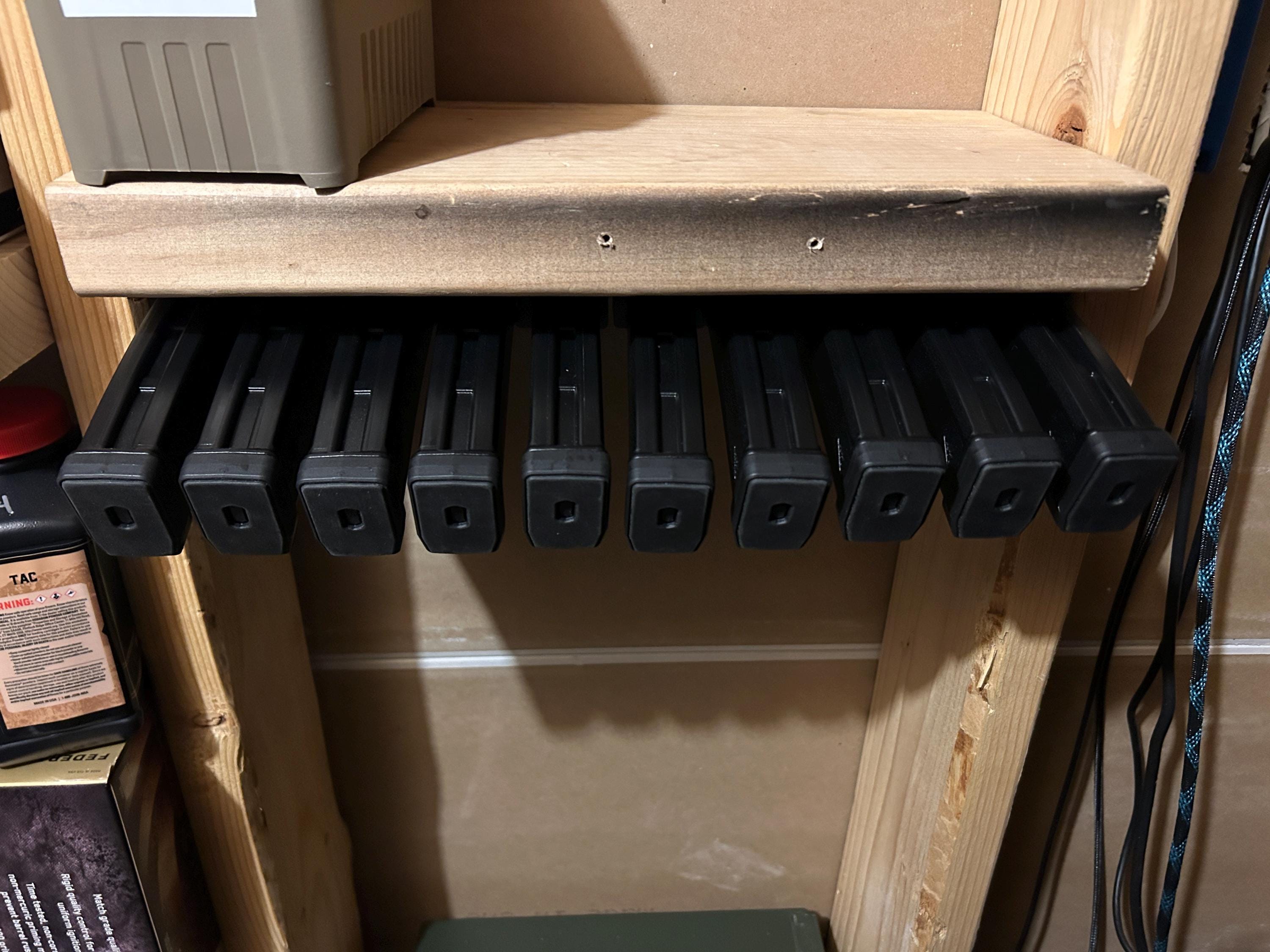 AK-V 9mm Mag Wall Mount - Etsy