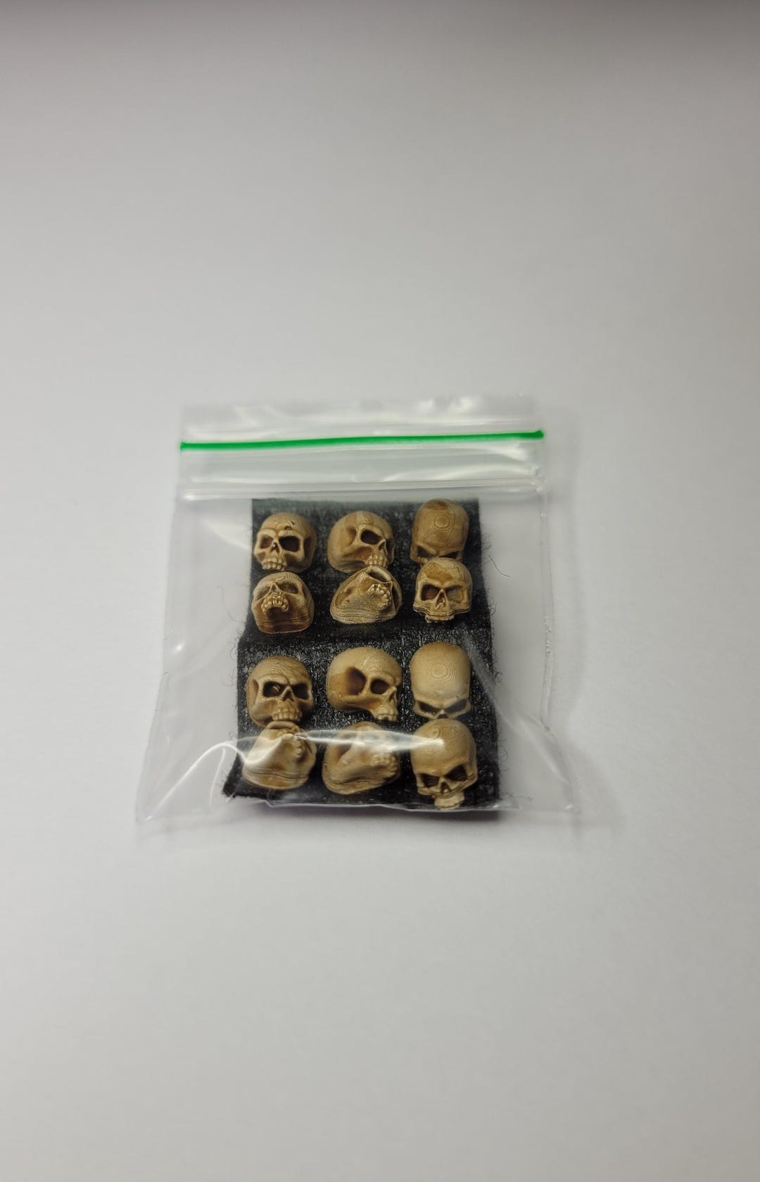Painted Miniature Skulls: Wargaming Basing, Scenery (24 Pack, Flat ...