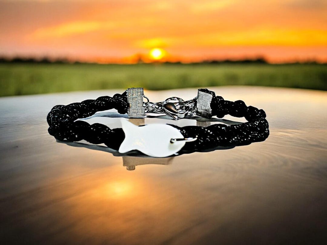 Hierarchy Lee Chae-min Kang Ha Inspired Fish Pearl Rope Bracelet, Lee ...
