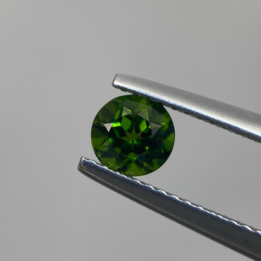 0.70ct Green Chrome Diopside Round Cut Natural Gemstone From Russia ...