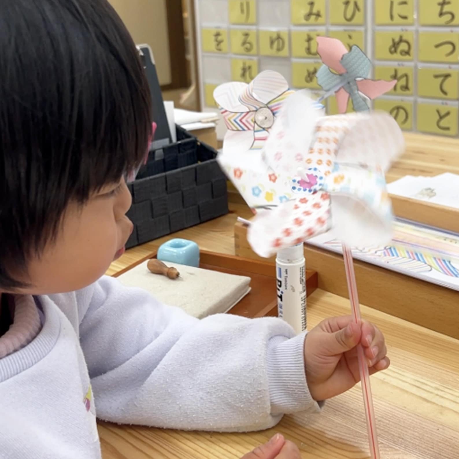 Spin and Have Fun! Easy Pinwheel Craft Kit Using Cotton Swabs and ...