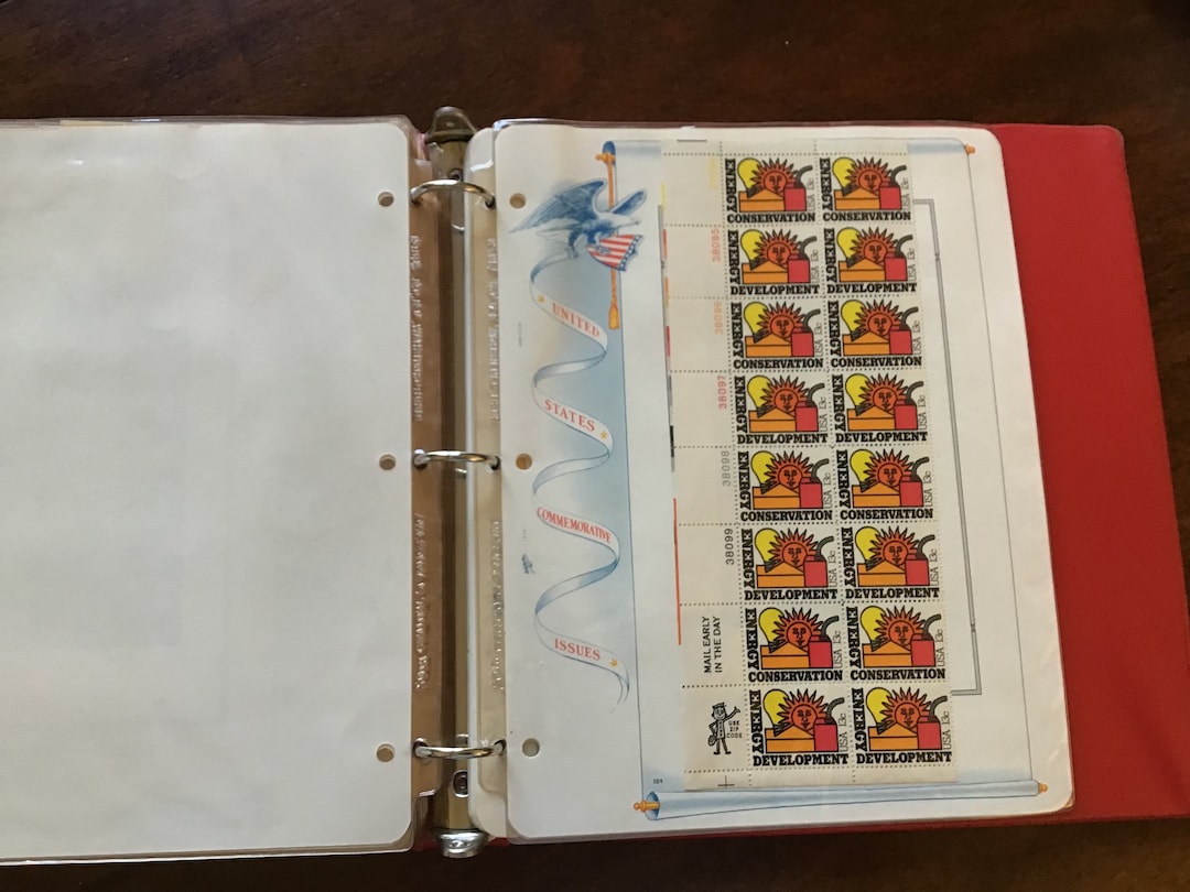 1977 US Commemorative Stamp Album / 17 Pages Filled / 20 Pages Unfilled ...