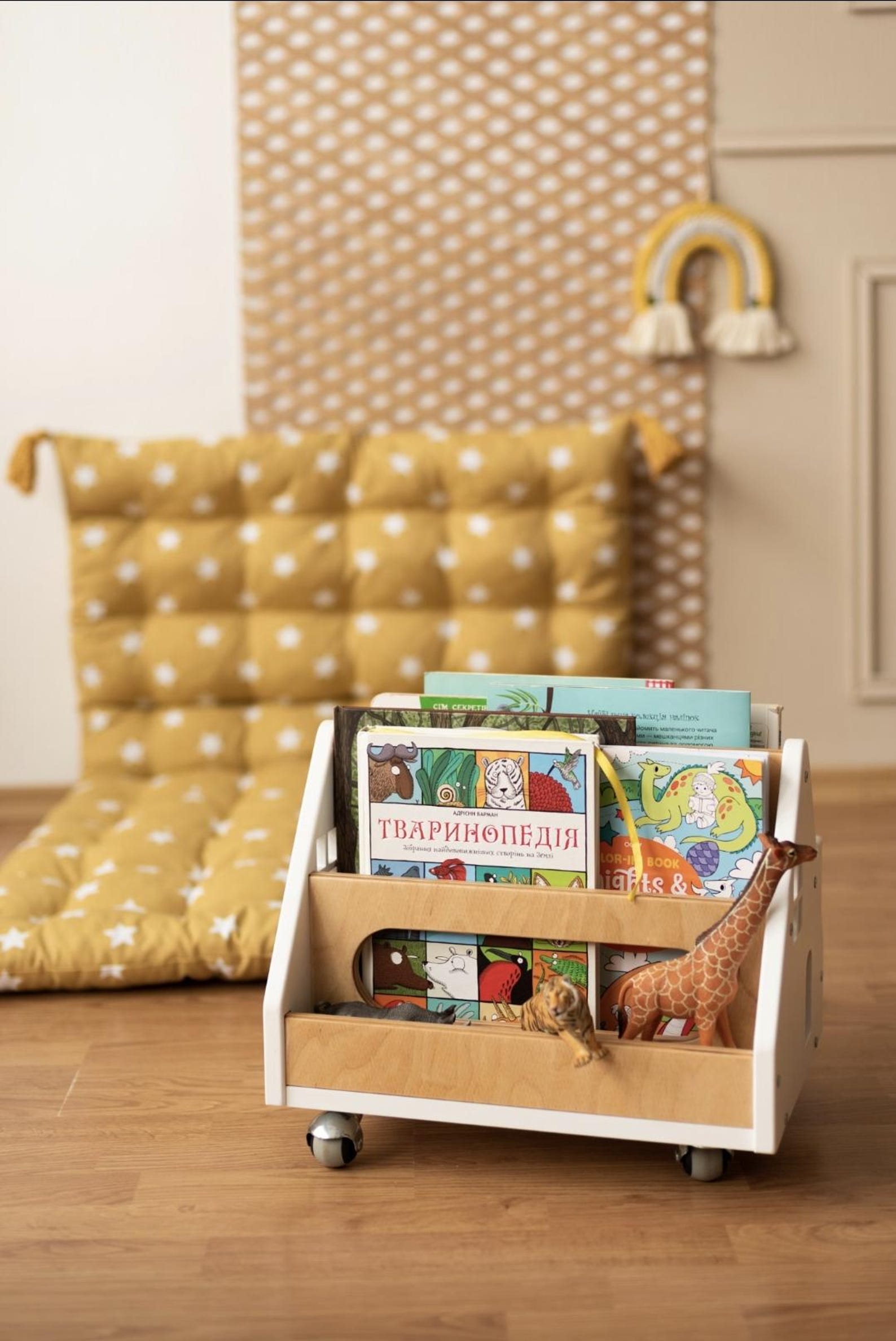 Montessori Children's Bookshelf on Wheels - Etsy