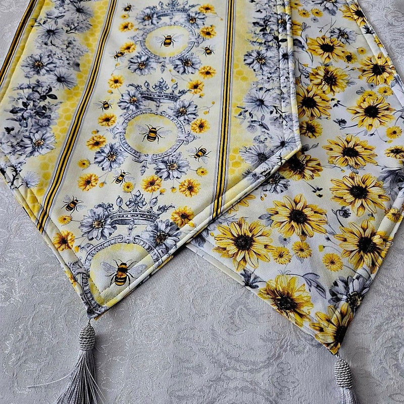 Bee Table Runner - Etsy