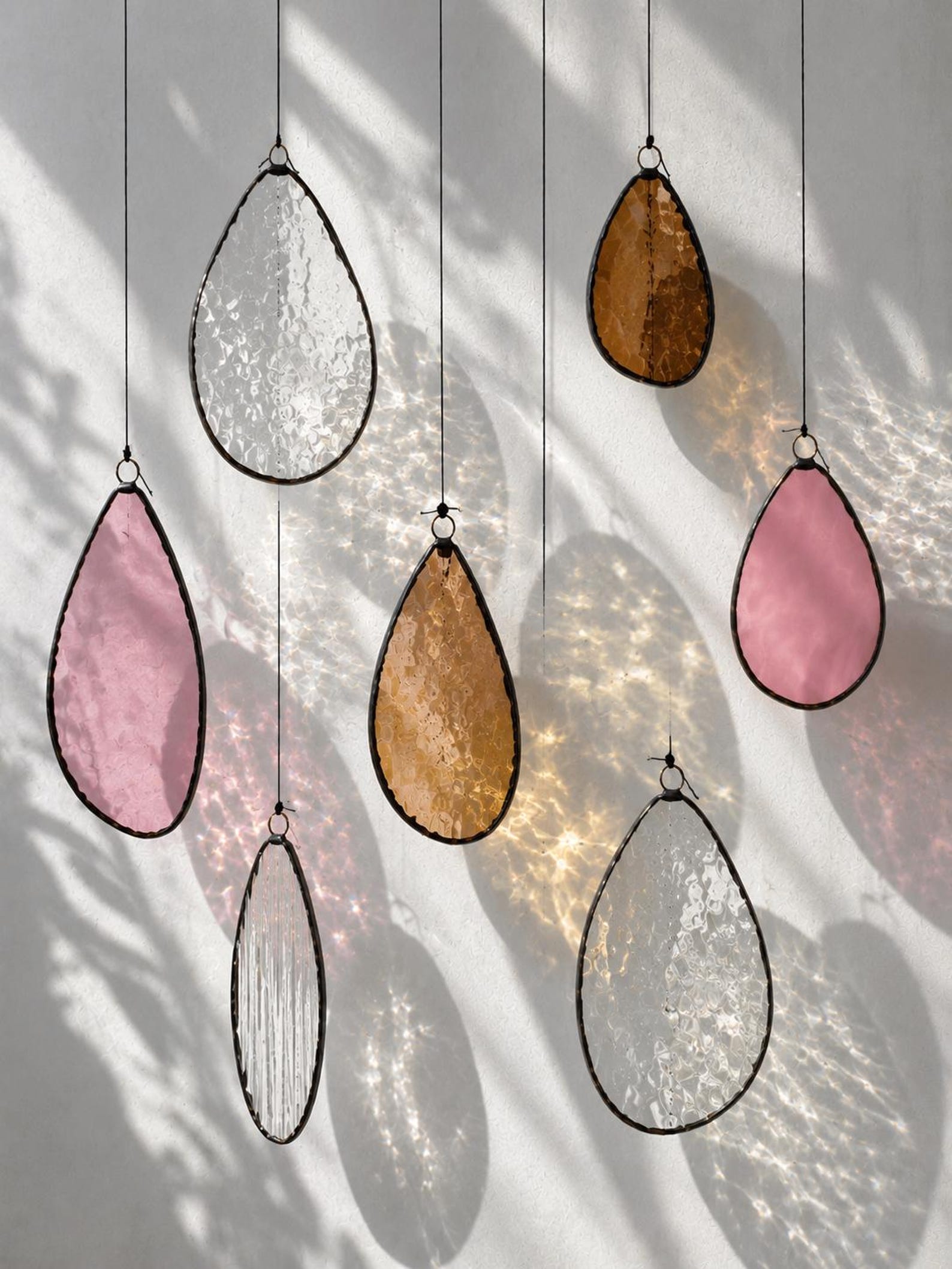 Móbile moderno de vitral – Apanhador de sol colorido em estilo Art Déco ...