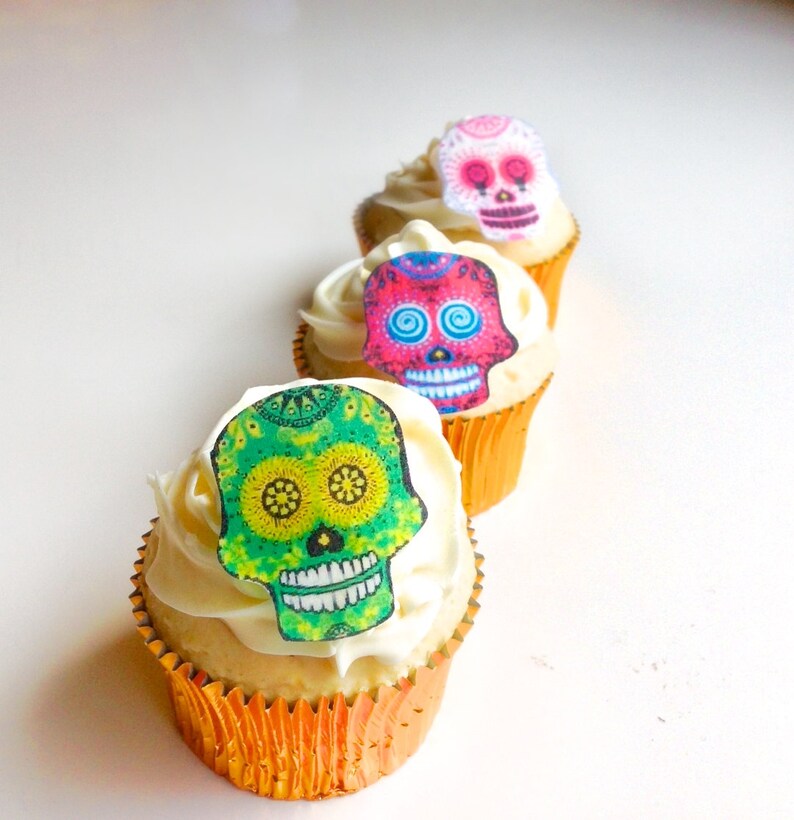 Edible Skulls. Small Set of 24 - Wafer Skeletons Dia De Los Muertos ...