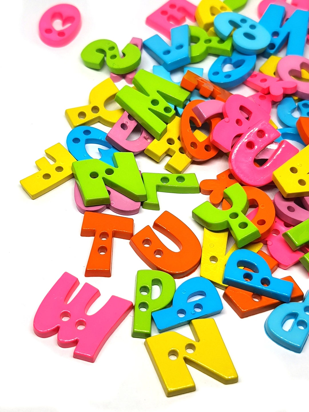 50 Pcs Assorted A B C Letter Alphabet Buttons 2 Holes for Sewing Crafts ...