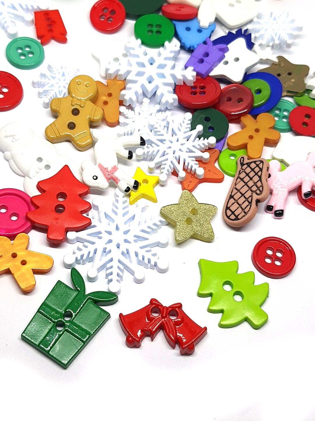 50 Pcs Mix Assorted Christmas Theme Buttons, Snowflake, Star, Snow ...